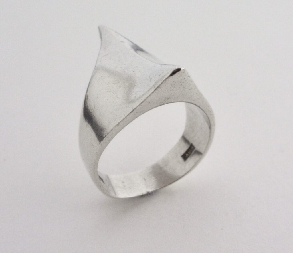 Guy Watson, silver ring, London 1970 (Ref S+473) SOLD – John Kelly 1880+