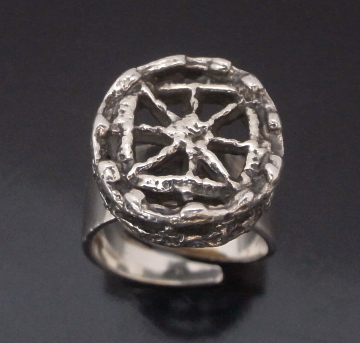 Pentti Sarpaneva for Turun Hopea, ‘Pitsi’ patern silver ring, Finland ...